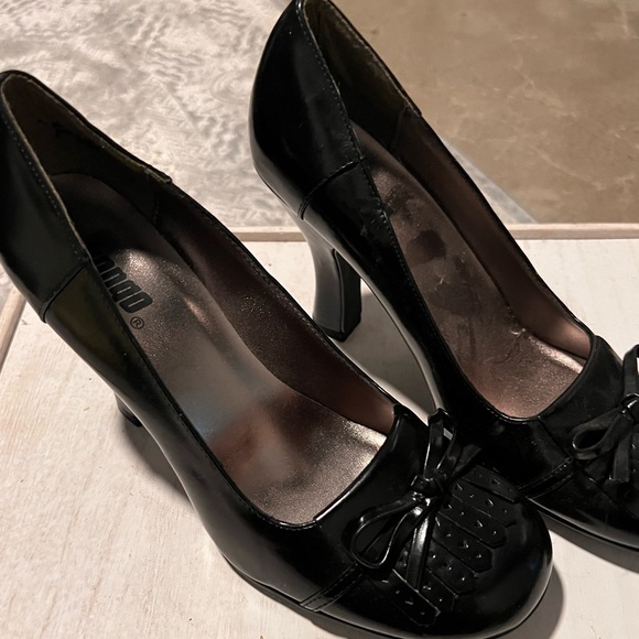 BONGO | Shoes | Nwot Never Worn Black Bongo Heels With Round Toe | Poshmark
